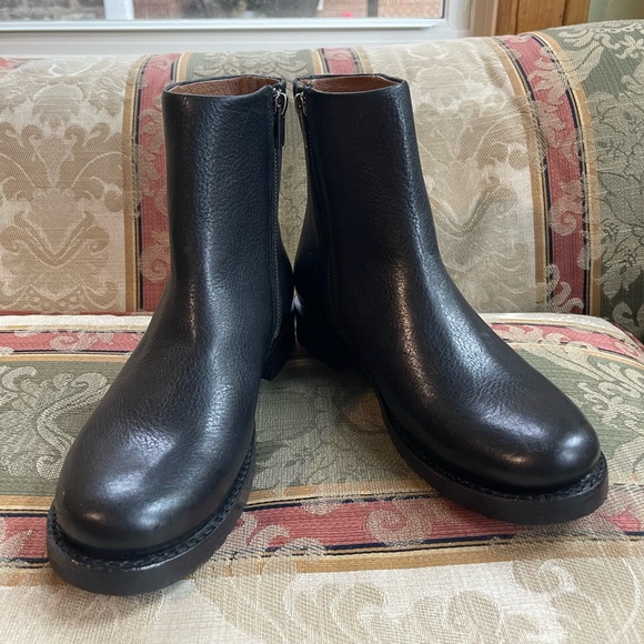 Frye | Shoes | Frye Veronica Inside Zipper Boots Size 8 Womenn6 | Poshmark